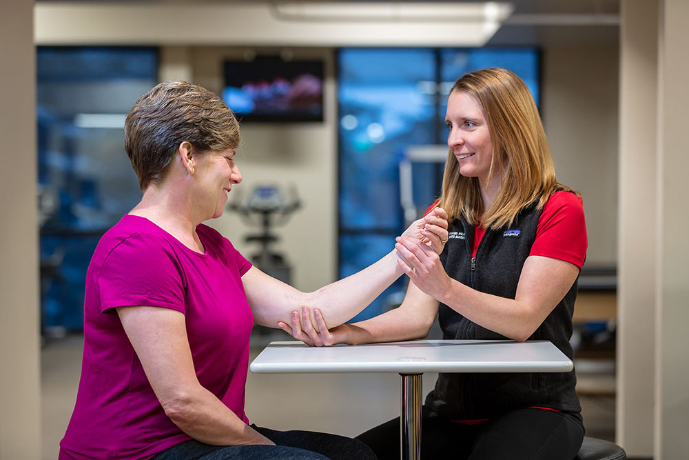 Watch: Transforming Howard Head for Potential COVID-19 Patients (Inglés ...